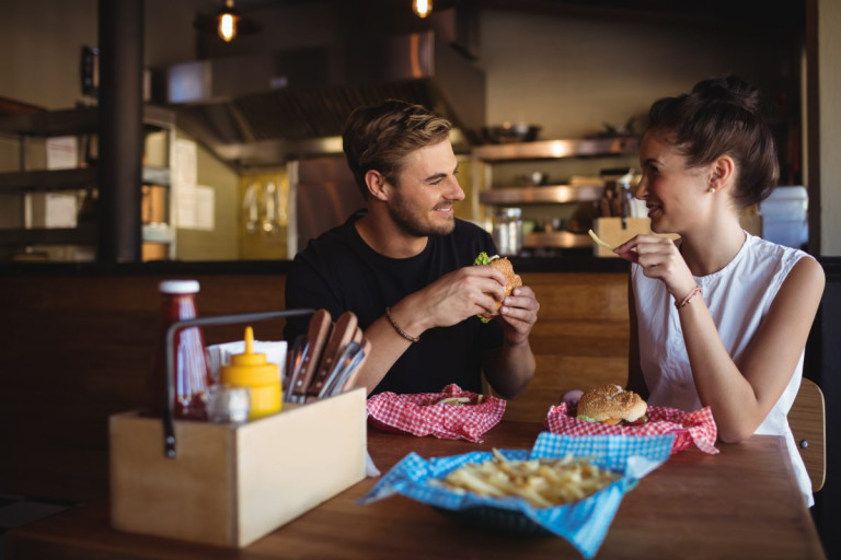 What Is a Fast Casual Restaurant? | UpMenu