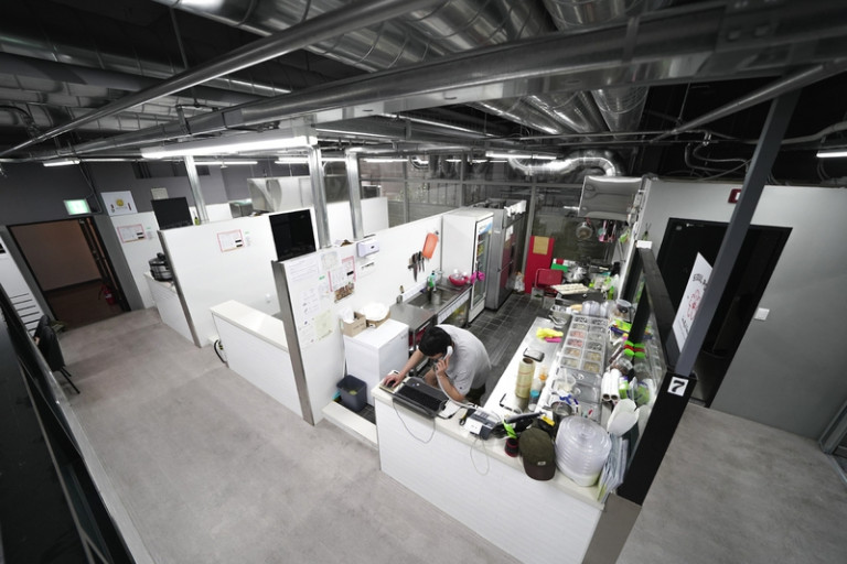 How to Start a Ghost Kitchen (Step-By-Step Guide) | UpMenu