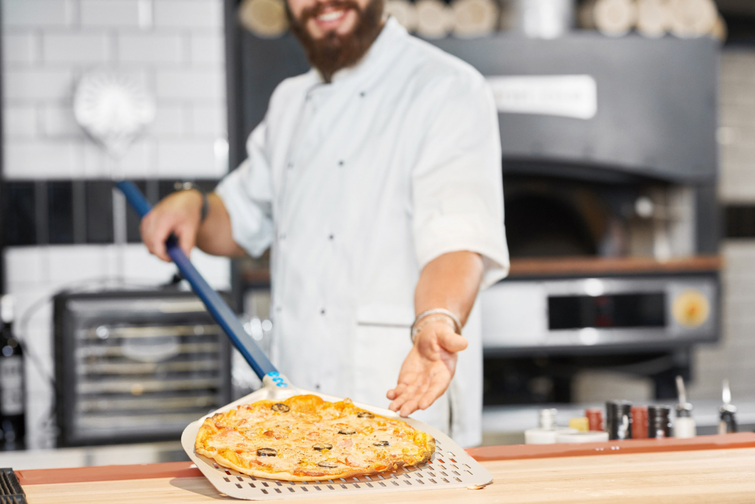 How to Start a Pizza Shop (10 Steps & Checklist) | UpMenu