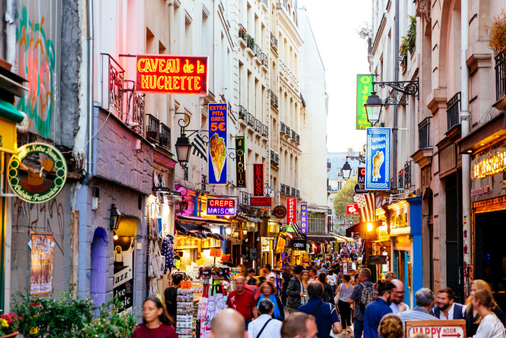 10 Common Restaurant Problems & Solutions to Solve Them | UpMenu