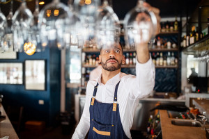 10 Common Restaurant Problems & Solutions to Solve Them | UpMenu