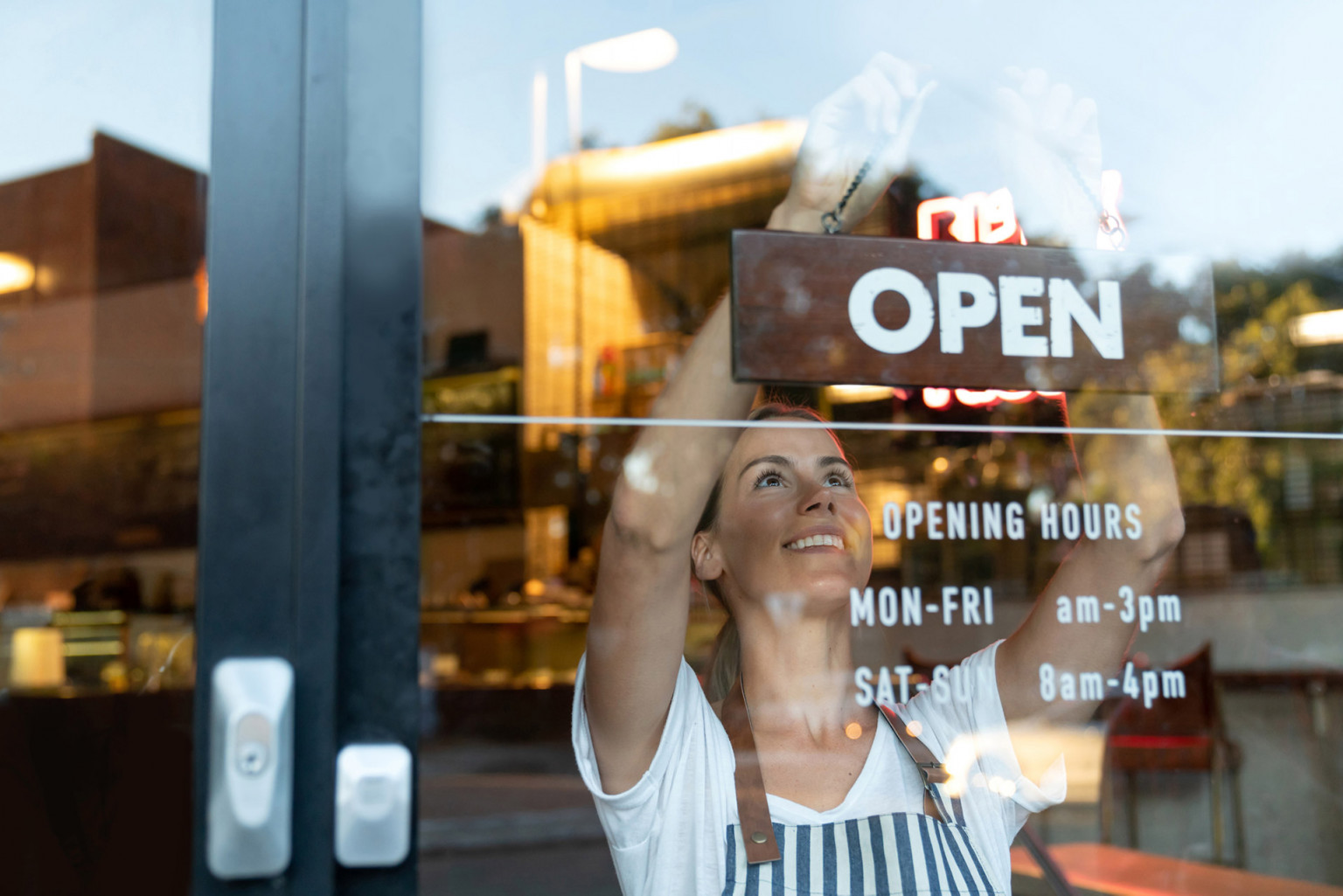 Restaurant Opening and Closing Checklist (Templates) | UpMenu