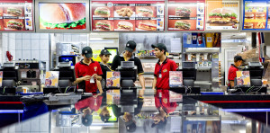 How to Manage a Fast Food Restaurant (28 Tips) | UpMenu