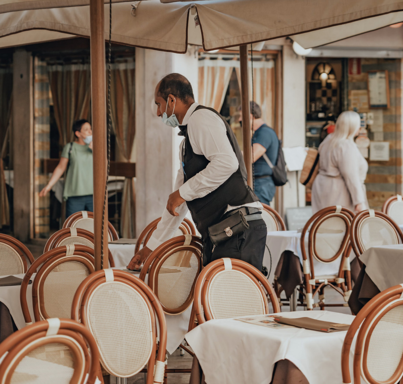 How to Bus Tables & What is it? | UpMenu