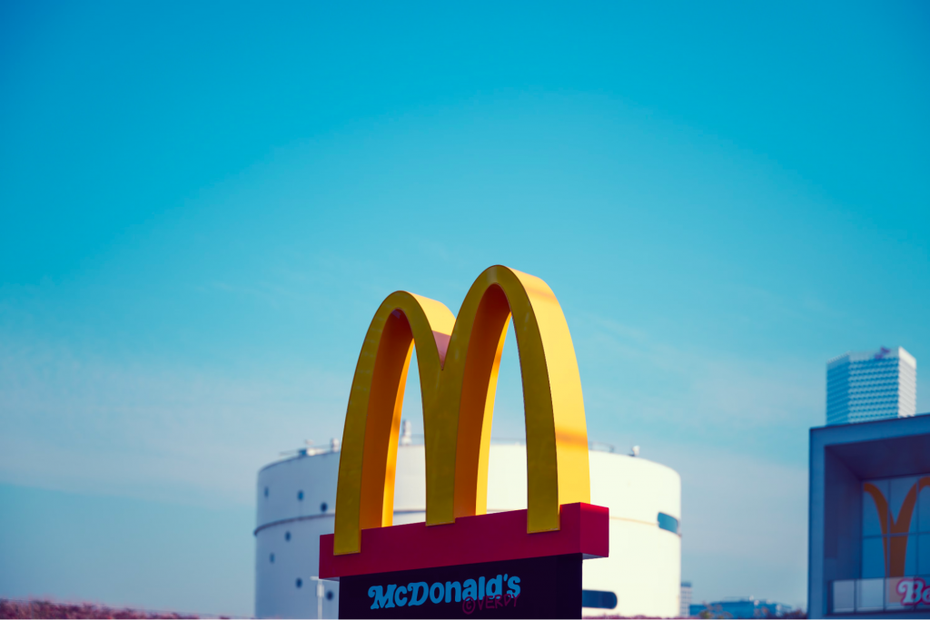 What Is a Chain Restaurant? (Definition & Examples) | UpMenu