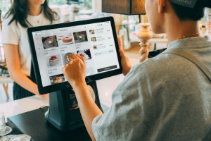 7 Best Cafe & Coffee Shop POS Systems | UpMenu