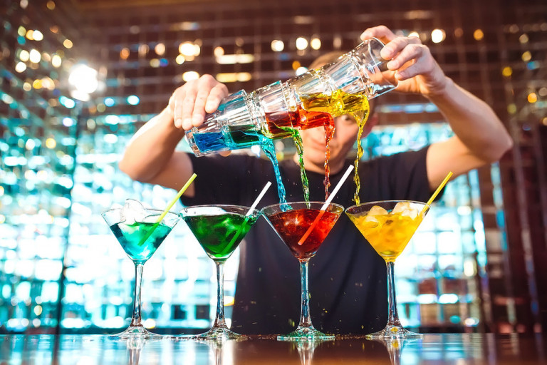 How to Buy a Bar in 2024 (Step-by-Step & Checklist) | UpMenu