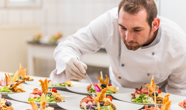 Why Do Restaurants Fail? (Restaurant Success & Failure Rate) | UpMenu