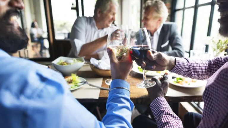 14 Tips To Increase Restaurant Table Turnover Rate | UpMenu