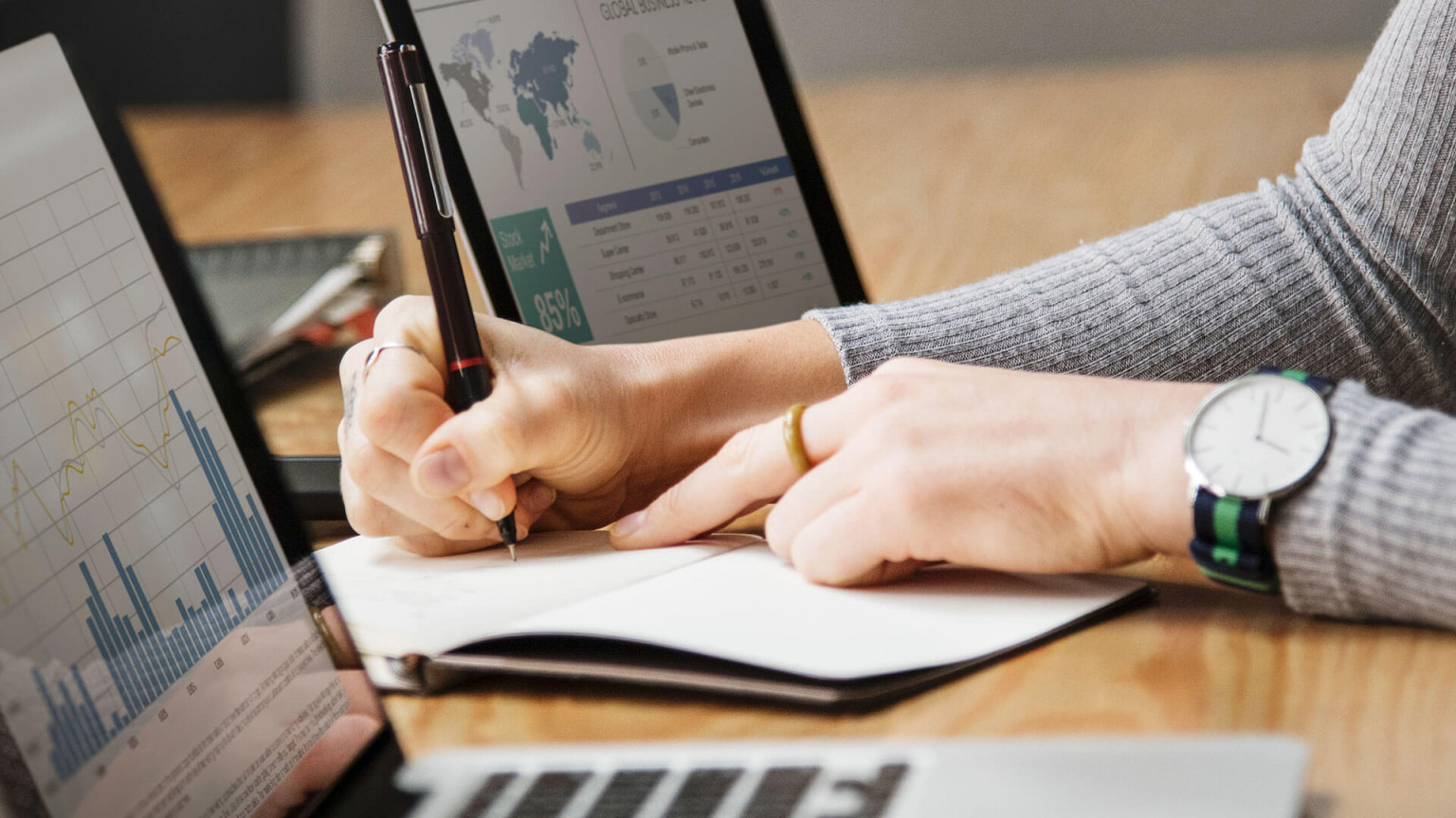 Restaurant Payment Processing: What It Is & How To Do It | UpMenu