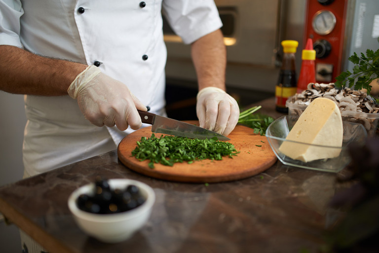 Restaurant SOP: What It Is & How To Develop (Free Template) | UpMenu