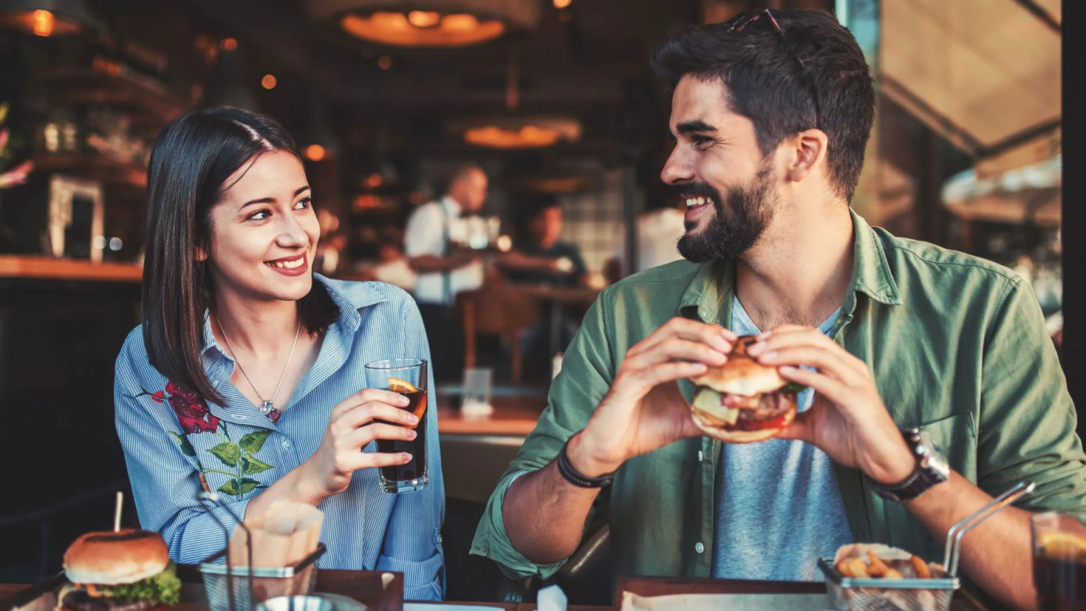 How to Save a Failing Restaurant (15 Actionable Strategies) | UpMenu