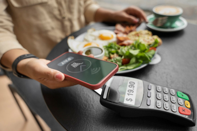 8 Different Types of POS Systems for Restaurants | UpMenu
