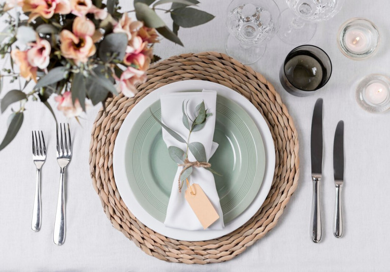 Restaurant Table Setting: Ideas & How to Set Up | UpMenu